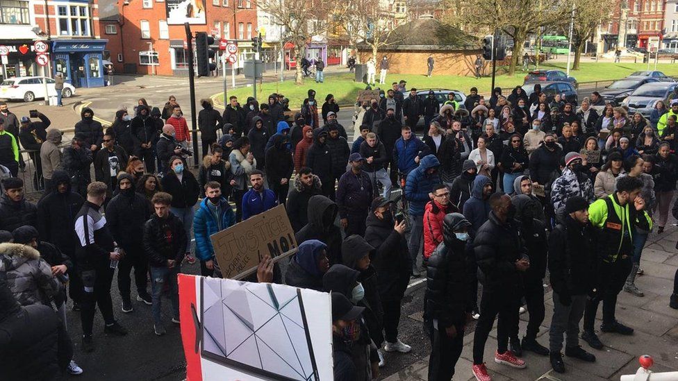 Mouayed Bashir: Cwest i ddangos fideo gwreiddiol heddlu - BBC Cymru Fyw