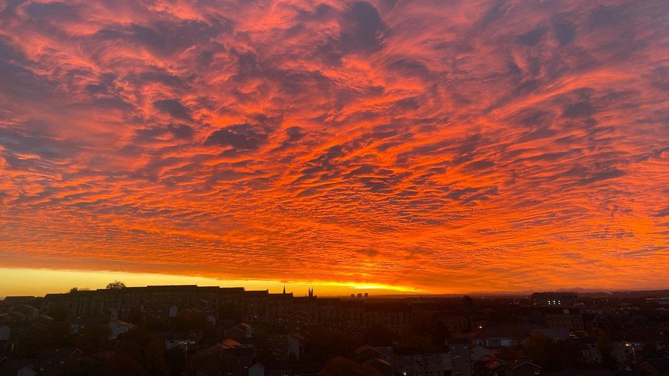 Striking sunrises across Scotland - BBC Weather