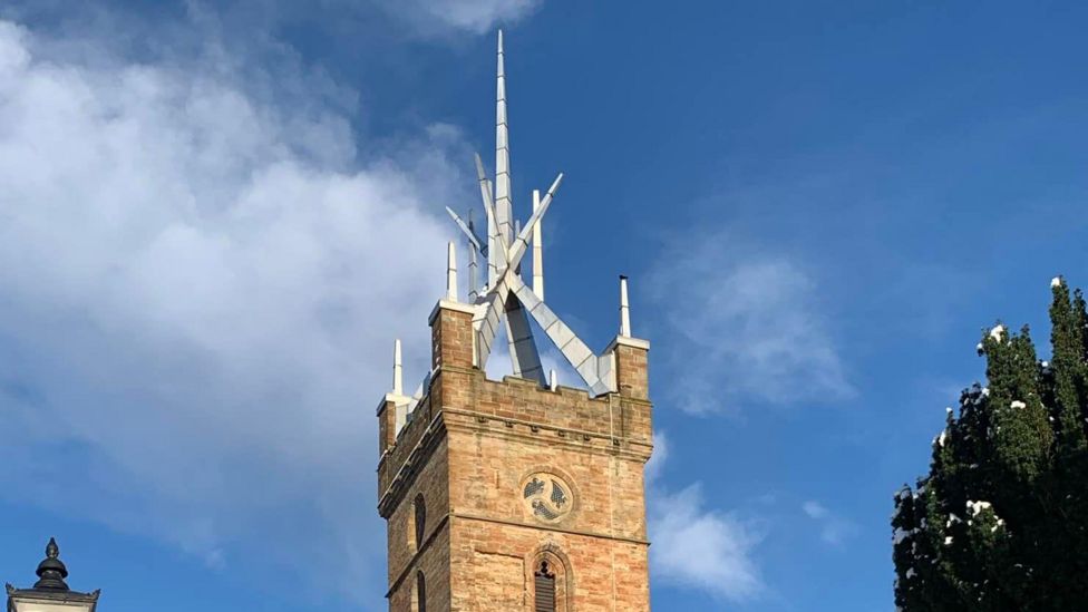 Golden restoration for Linlithgow church crown of thorns spire - BBC News