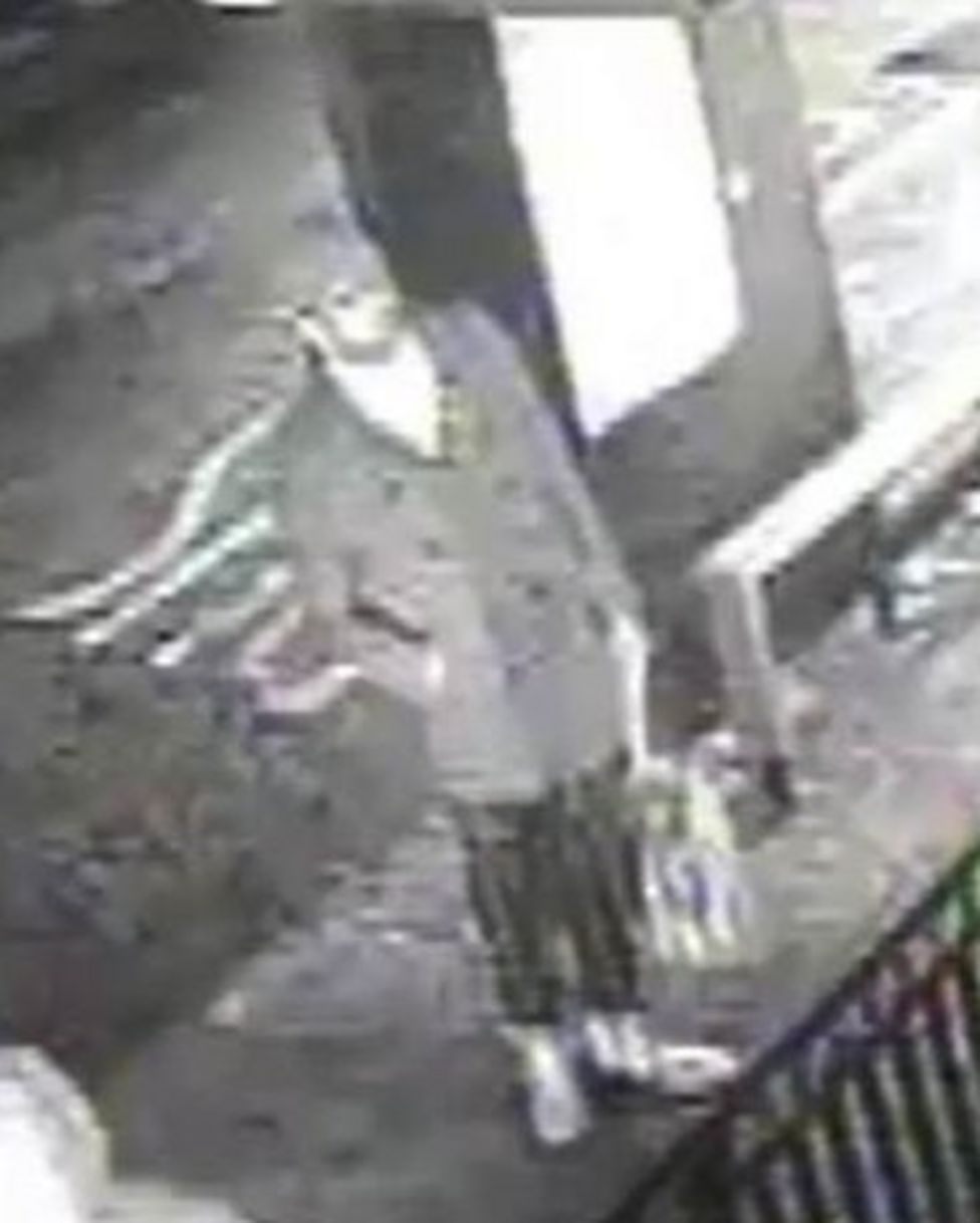 Shirehampton death: Murder victim named as Ryan Seymour - BBC News