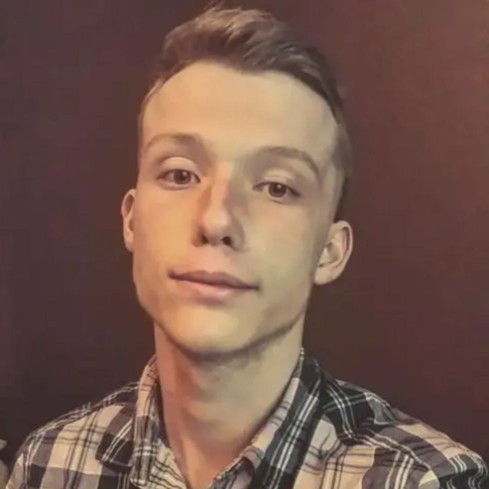 Student arrested after two killed in Colorado dorm - BBC News