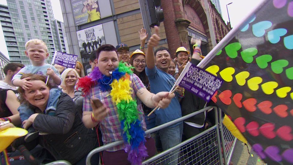 Manchester Pride: Thousands line the streets for parade - BBC News