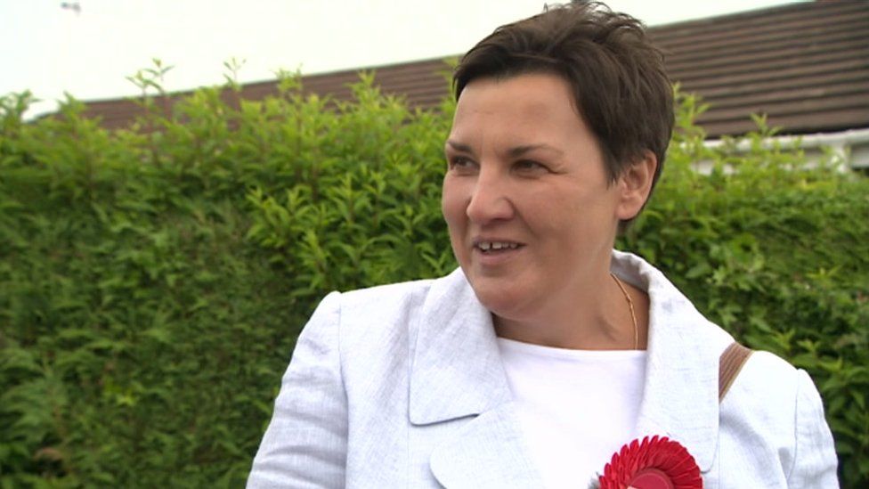 Etholiad 2017: Gwleidyddiaeth Gŵyr - BBC Cymru Fyw