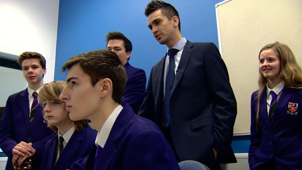 Scots teacher's song in running to be Romanian Eurovision entry - BBC News