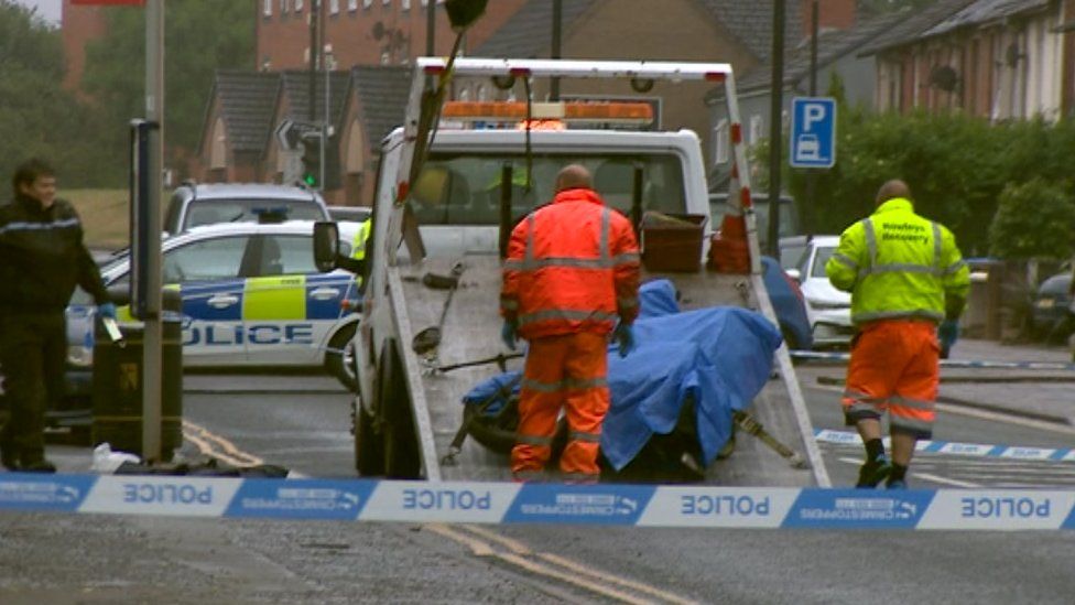 Coventry stabbing: Man seriously injured in knife attack - BBC News