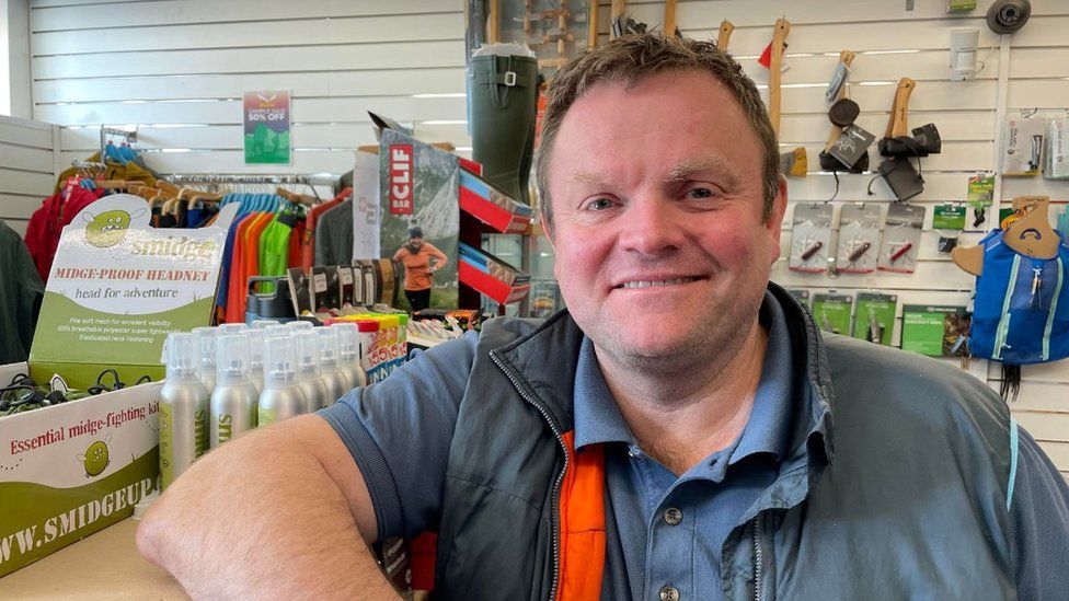 Lansio ymgyrch ar gyfer Wyddfa di-blastig - BBC Cymru Fyw