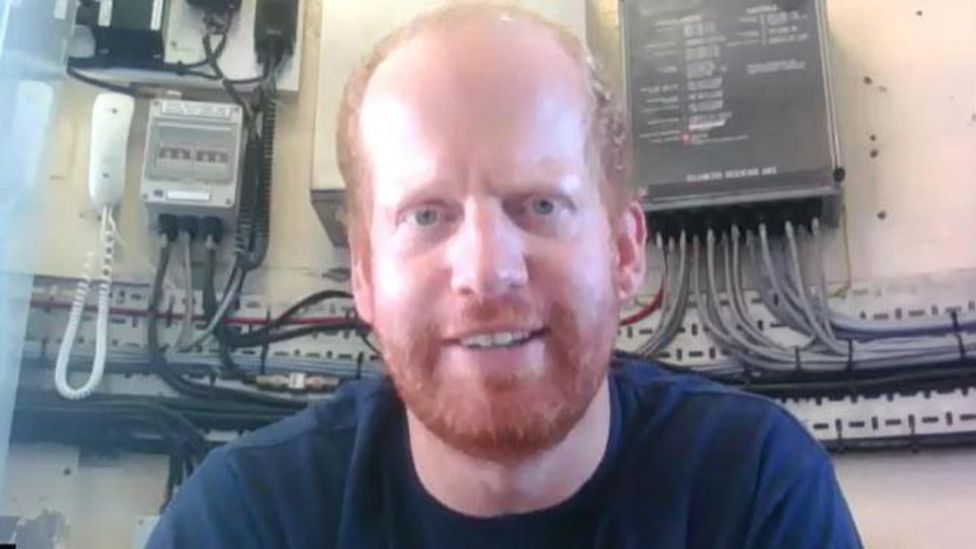 Team of technicians give Hanois Lighthouse an 'MoT' - BBC News