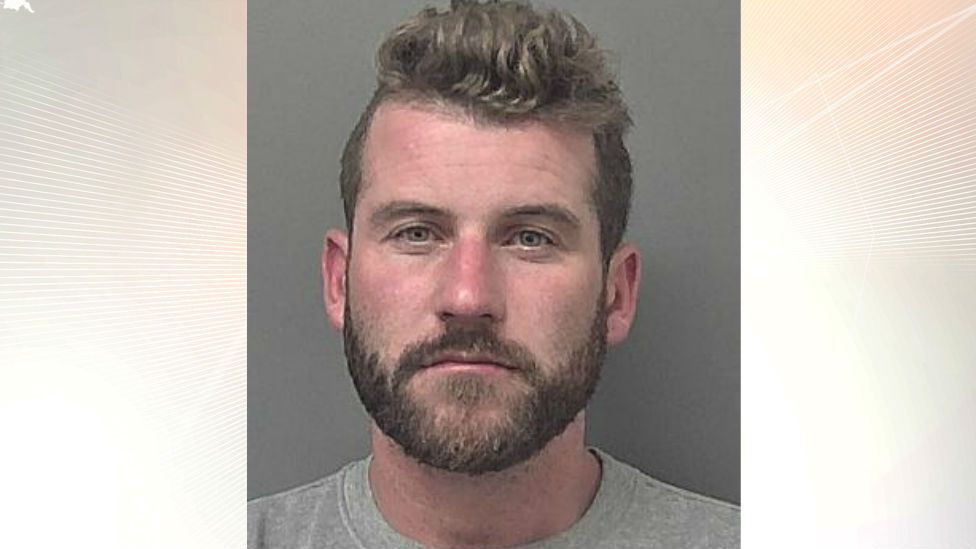 HMP Hull prison officer rapist Mark Scott jailed - BBC News