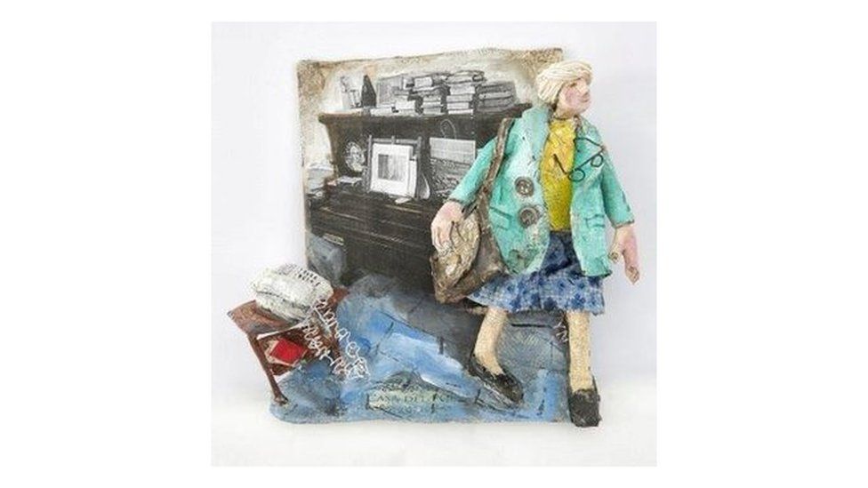 Celf yn hybu ieithoedd bach - BBC Cymru Fyw