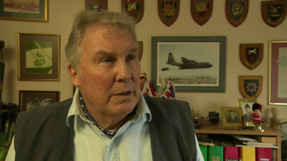 Fred Holroyd offers to give evidence in secret court - BBC News