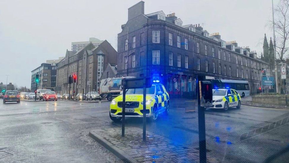 Girl, 15, injured in Aberdeen after being struck by car - BBC News