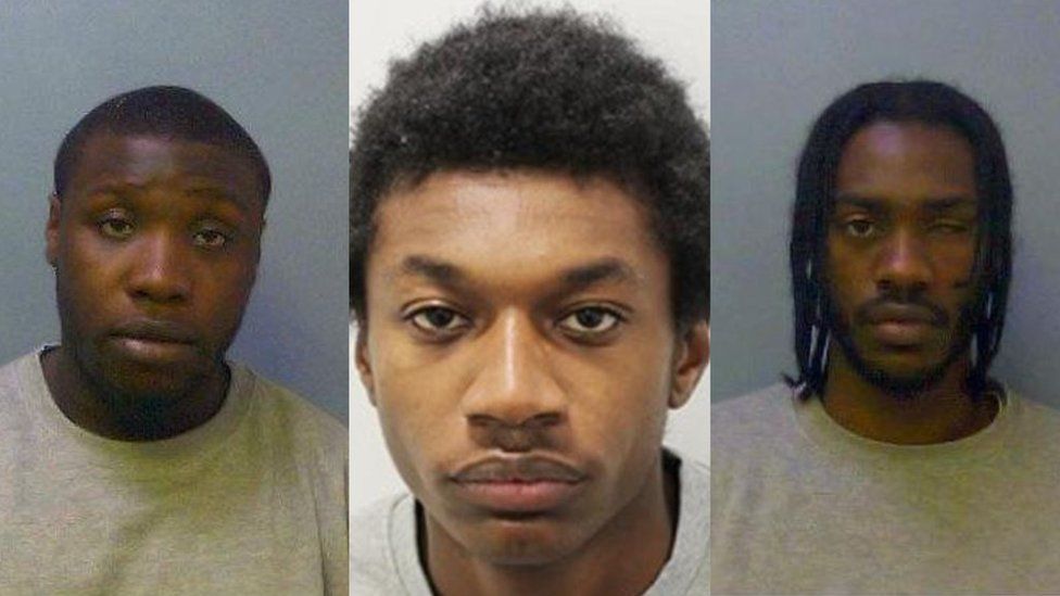 Slough skate park trio jailed for Ismail Mohamed murder - BBC News