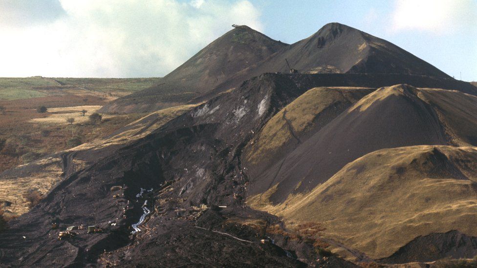 Guide: 50th anniversary of the Aberfan disaster - BBC Newsround
