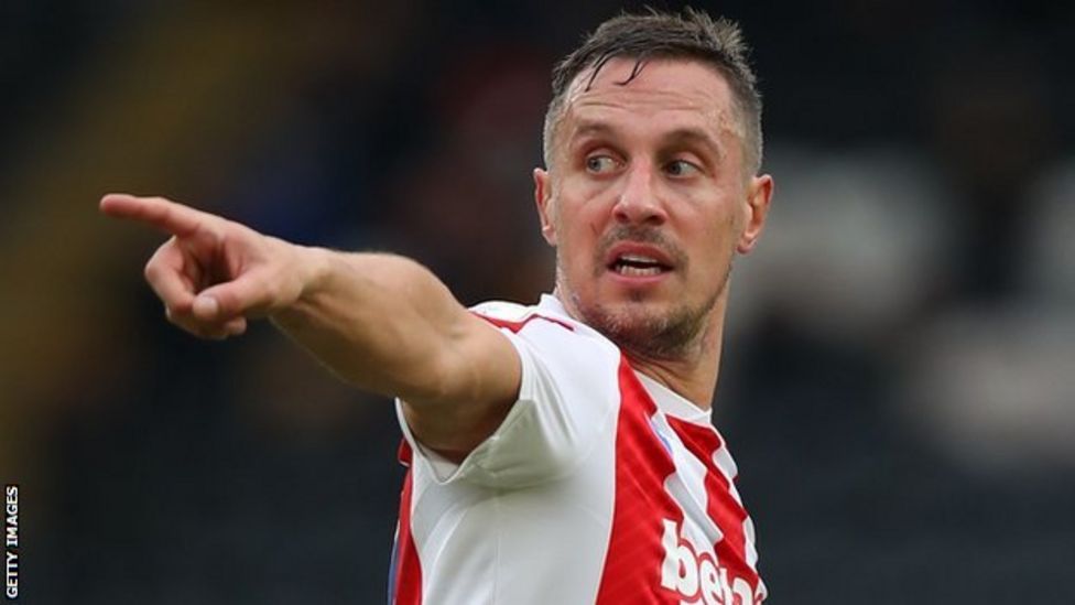 Hull City 0-2 Stoke City: Jacob Brown & Tom Ince score for Potters ...