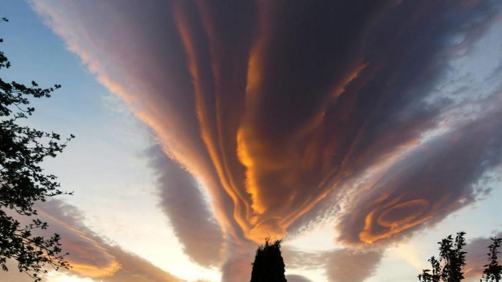 UFO-like lenticular clouds in Highland skies - BBC News UFO-like lenticular clouds in Highland skies - BBC News