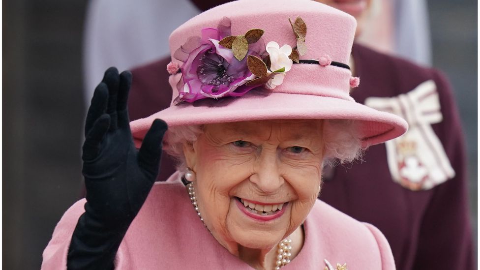 Queen back at Windsor Castle after overnight hospital stay - BBC Newsround