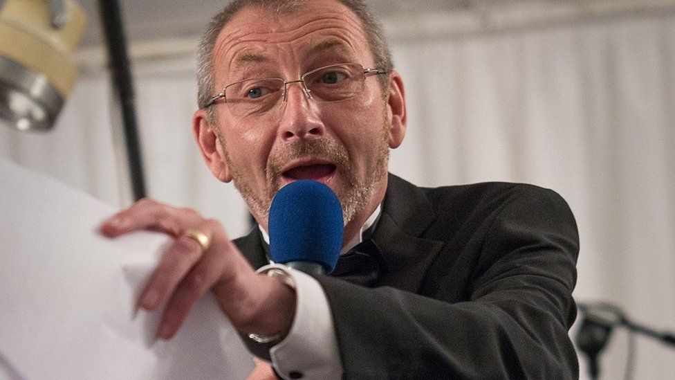 BBC Radio Derby presenter Andy Potter dies from cancer - BBC News