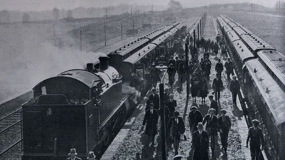 Slough Trading Estate celebrates 100 years of industry - BBC News