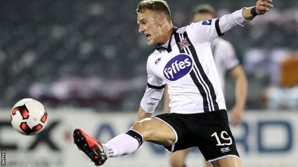 Dean Shiels: Midfielder to join dad Kenny at Derry City - BBC Sport