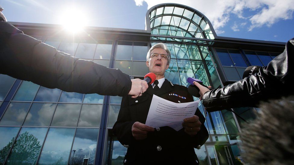 The David Crompton letters: What they tell us - BBC News