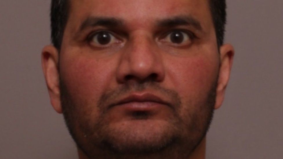 Ashwin Daudia jailed over ex-wife Kiran's murder - BBC News