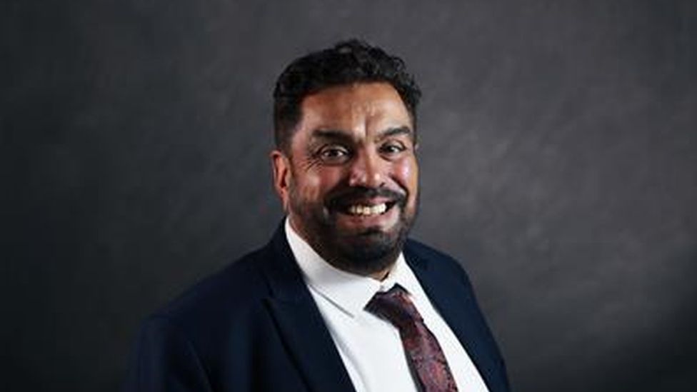 Tenth councillor in Oxford leaves Labour over Gaza - BBC News