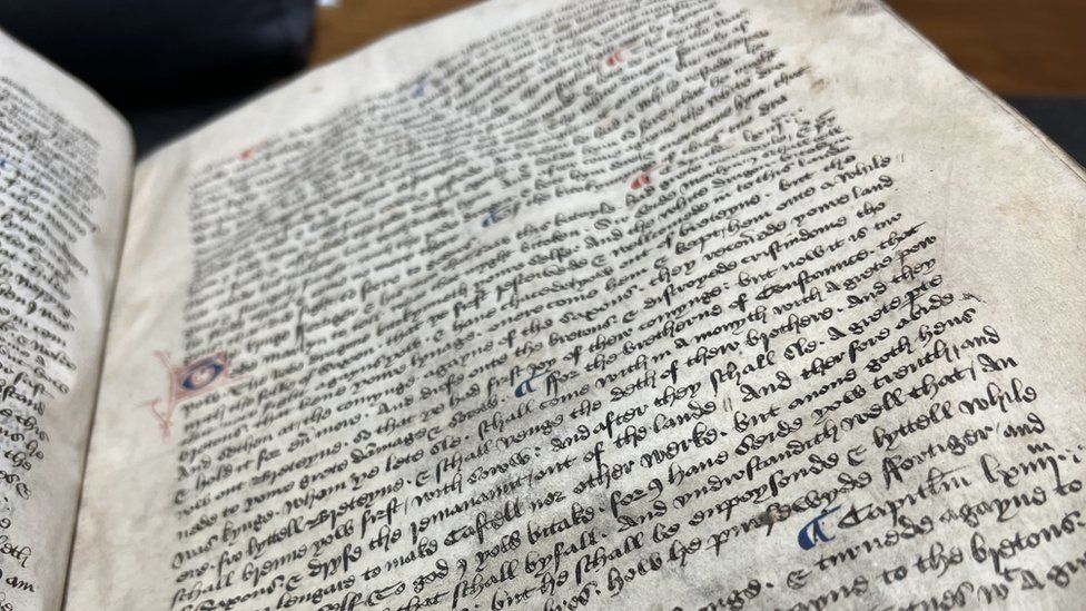 First edition Shakespeare text from 1623 goes on display - BBC News