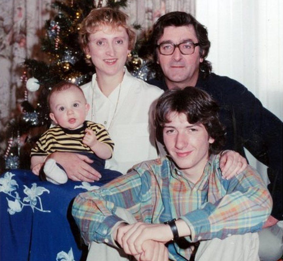 Bocs Set Rownd a Rownd ar S4C Clic: Ble maen nhw nawr? - BBC Cymru Fyw