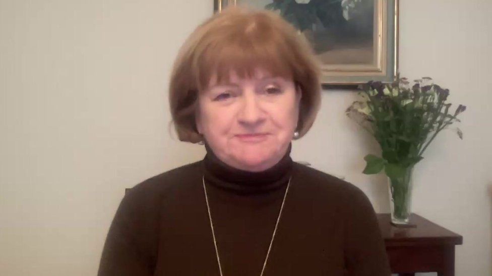 Sefyllfa S4C yn 'tanseilio enw da y gwasanaeth' - BBC Cymru Fyw