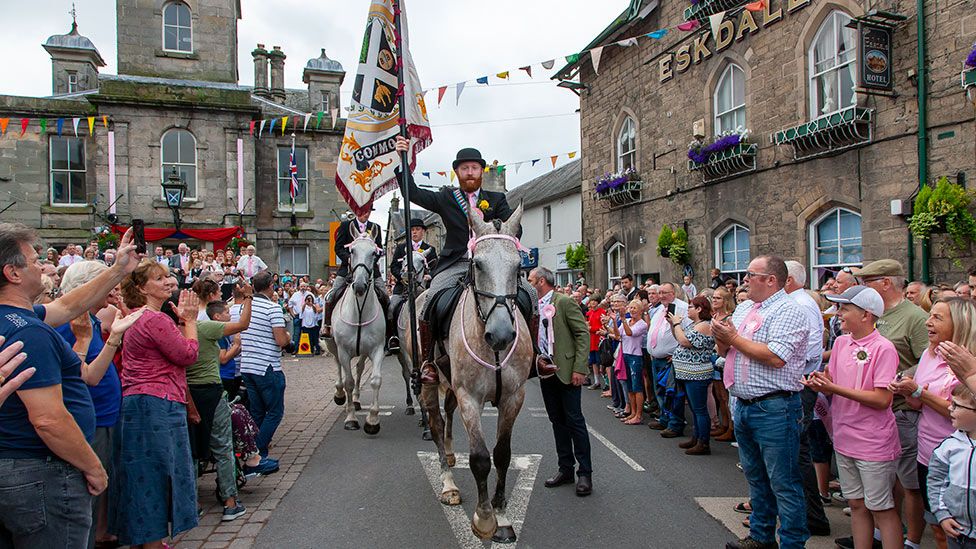 In pictures: Langholm Common Riding - BBC News