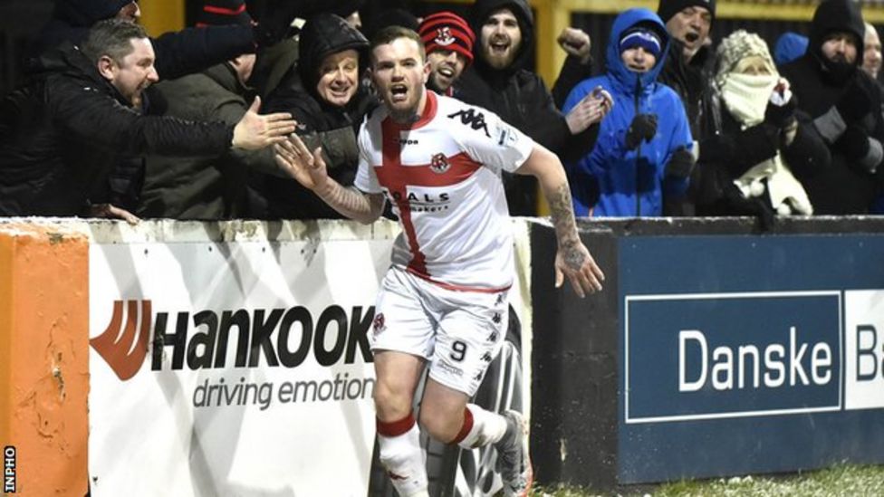 Darren Murray: Glentoran sign former Portadown and Warrenpoint striker ...