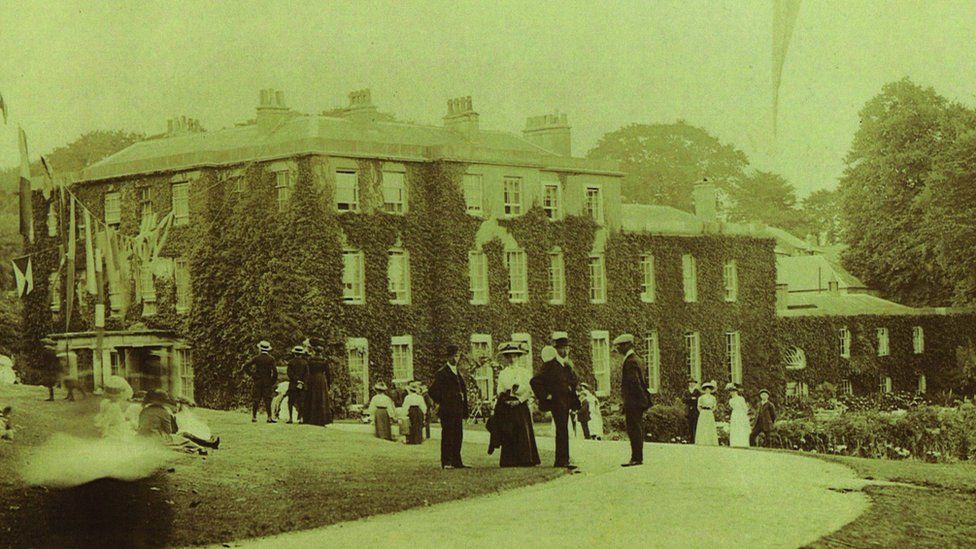Lost Gardens of Heligan: Teenager follows in ancestor's footsteps - BBC ...