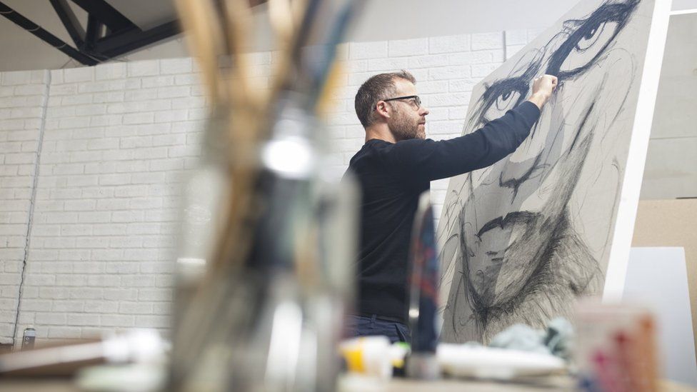 Covid-19: Artists affected by pandemic restrictions to get up to £2k ...