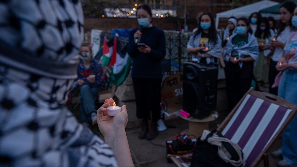 Oxford University Gaza protest campsite dismantled - BBC News
