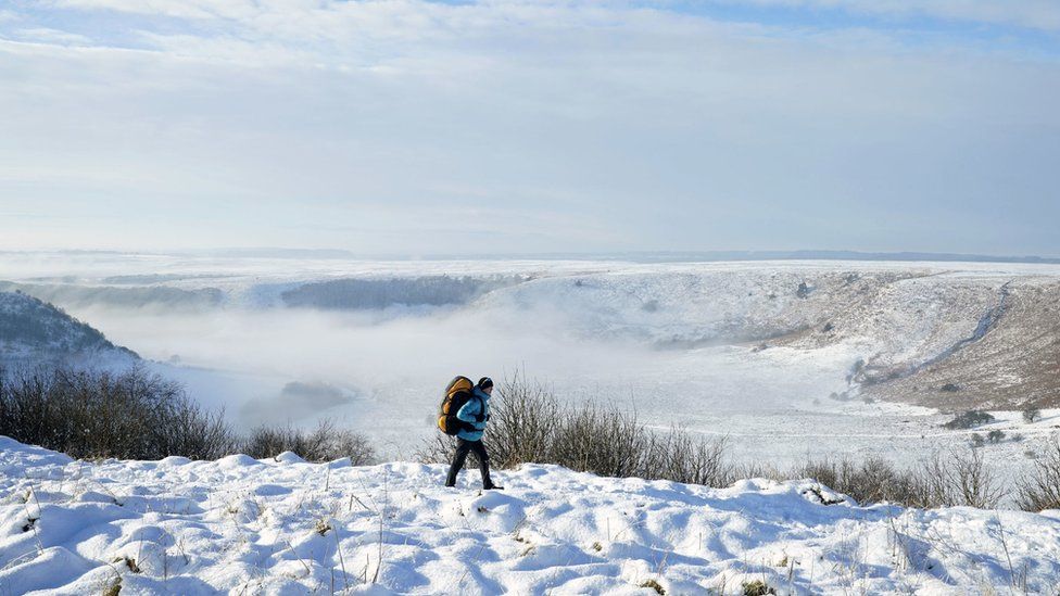 Snowy scenes and freezing temperatures across UK and Europe - BBC Newsround