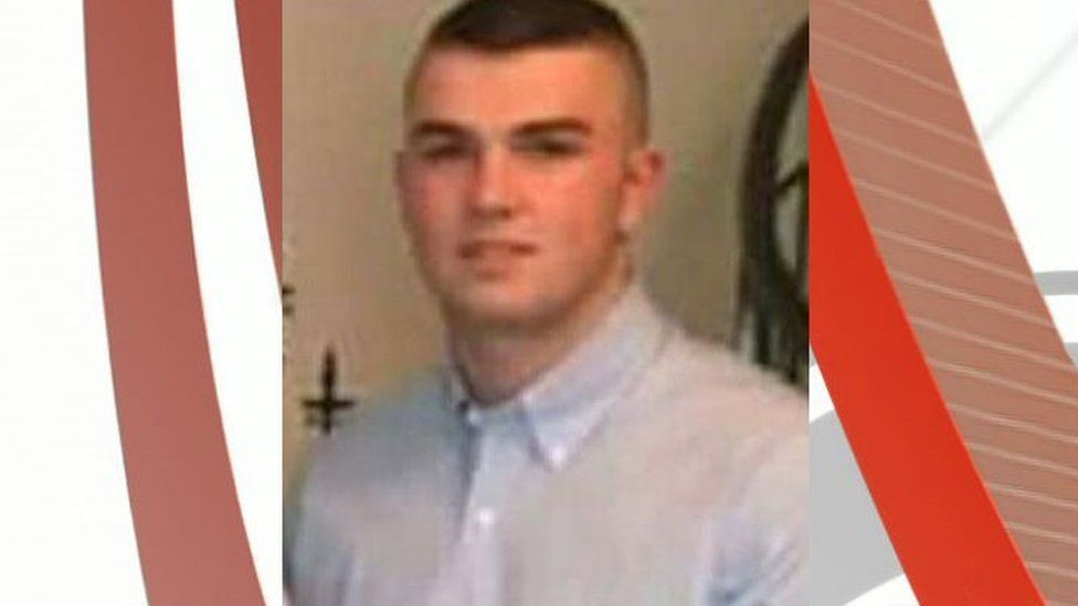 Banned driver Tyrone Quinn jailed over fatal crash - BBC News