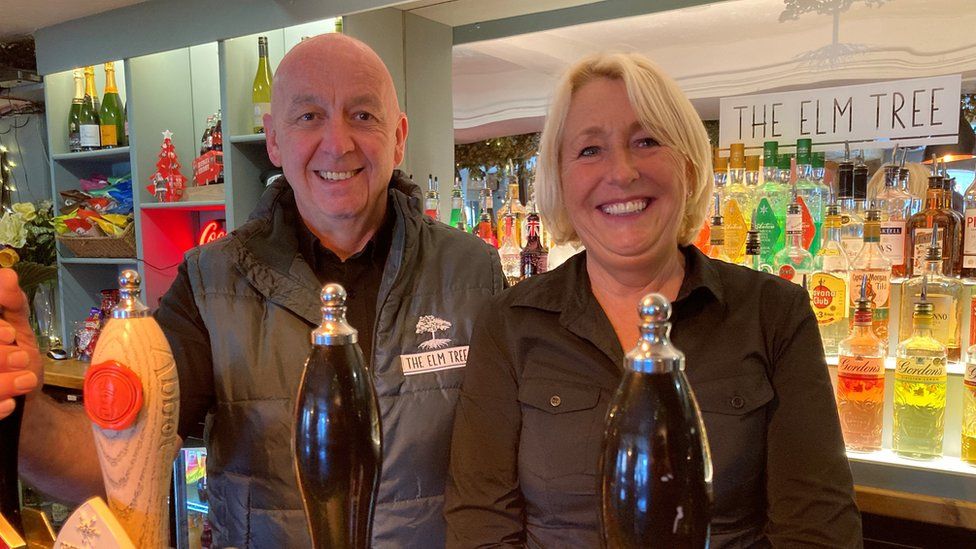 Flooded Ringwood pub reopens thanks to community support - BBC News