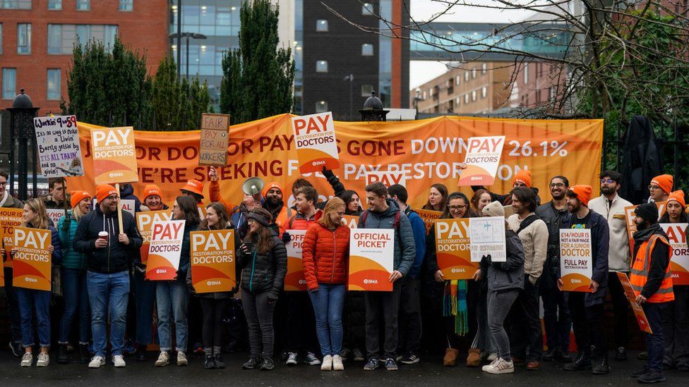 Longest NHS doctors strike: What you need to know - BBC Newsround