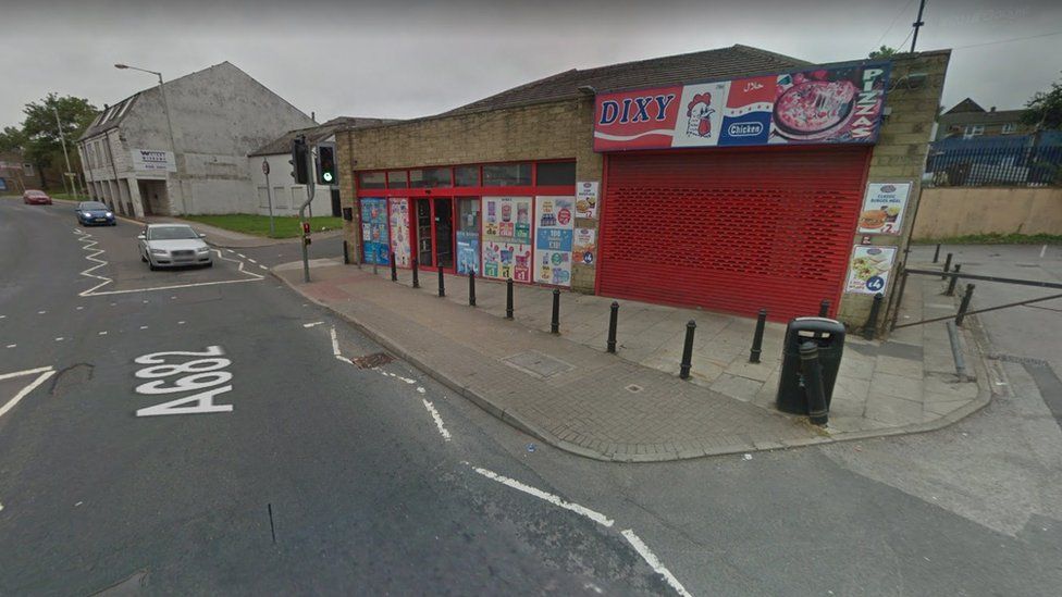 Coronavirus: Brierfield street fight diverts NHS staff - BBC News