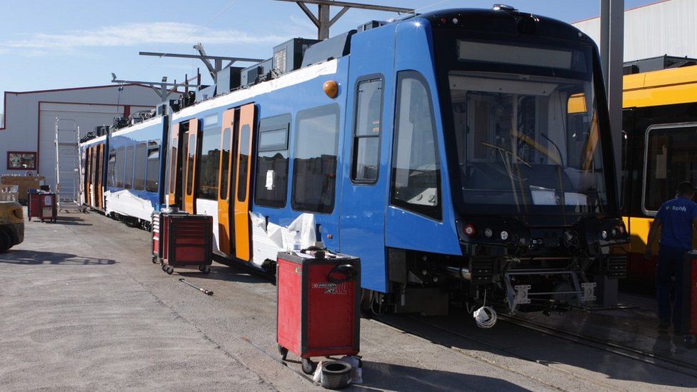 Sheffield to Rotherham tram-train arrives in England - BBC News
