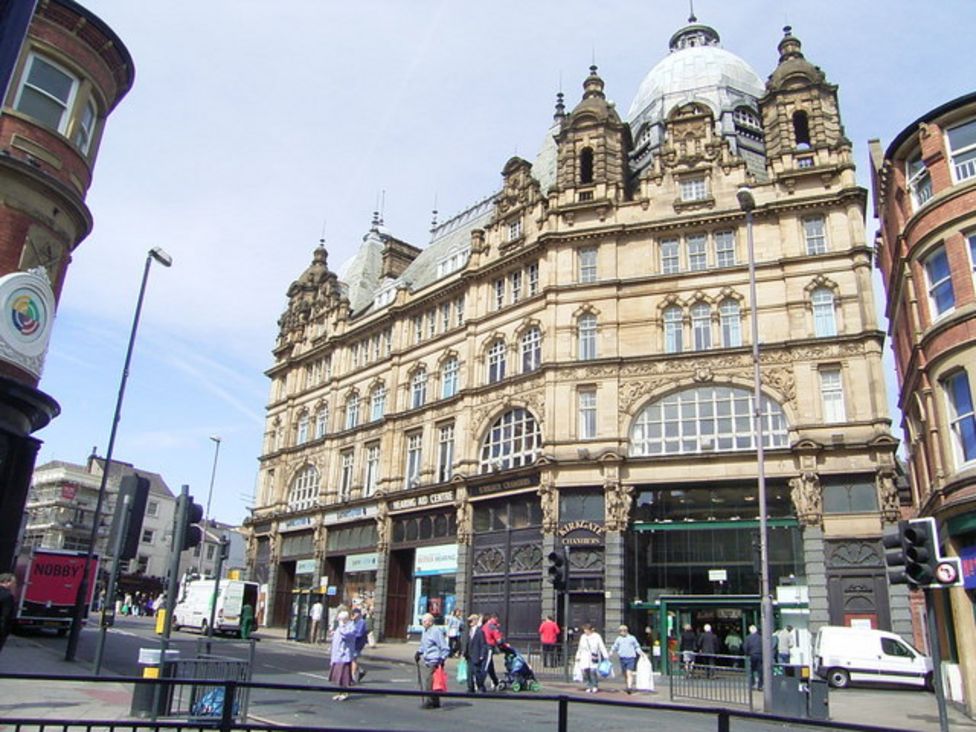 Leeds gets graphic design war sculpture trail - BBC News