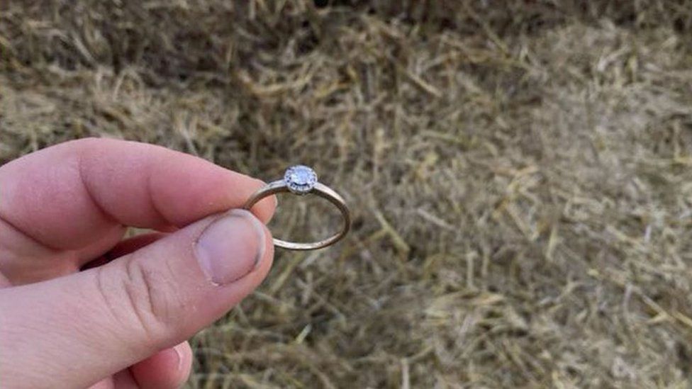 Yorkshire woman digs up 'lost' ring in Milton Keynes - BBC News