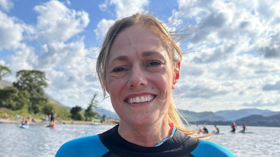 'Do not cry for me', says breast cancer campaigner in final post - BBC News