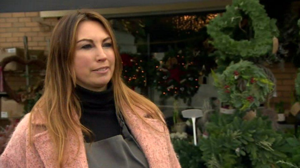 Covid-19: New guidance issued for click and collect services - BBC News