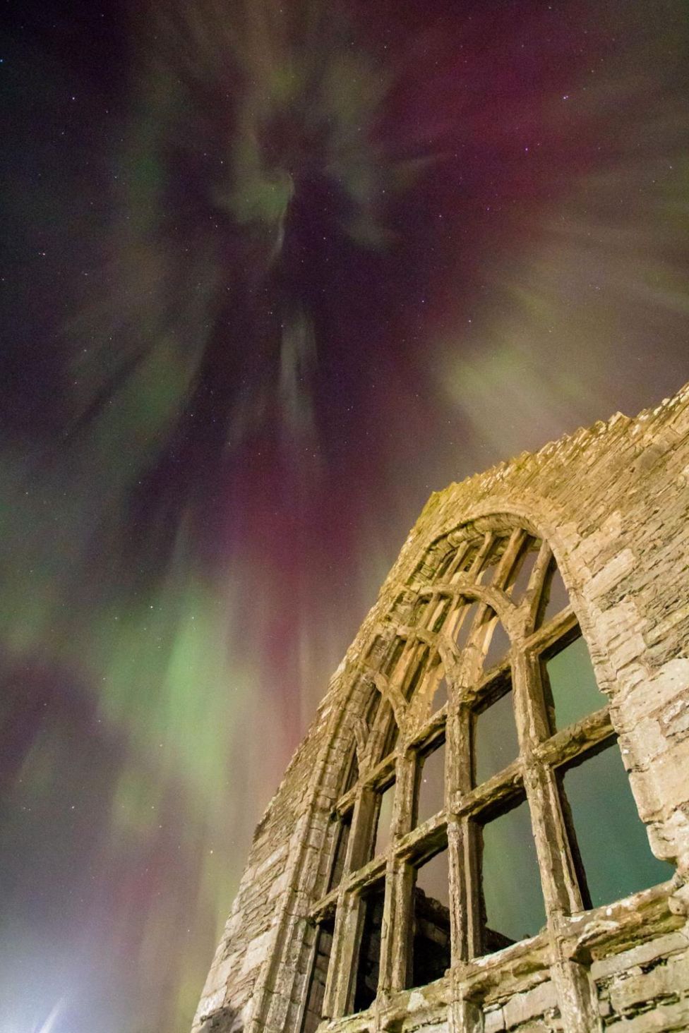 In pictures: The Aurora Borealis over Scotland - BBC News