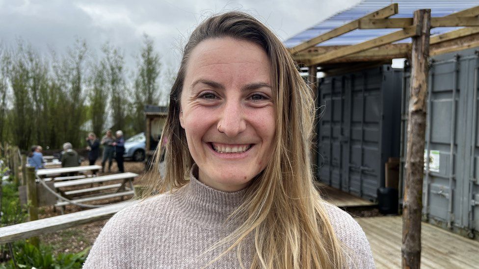 Women's Shed: Swansea farm offers friendship and purpose - BBC News