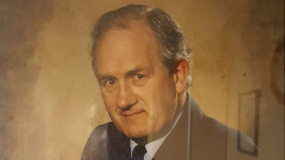 Teulu dyn fu farw â Covid mewn cartref eisiau atebion - BBC Cymru Fyw