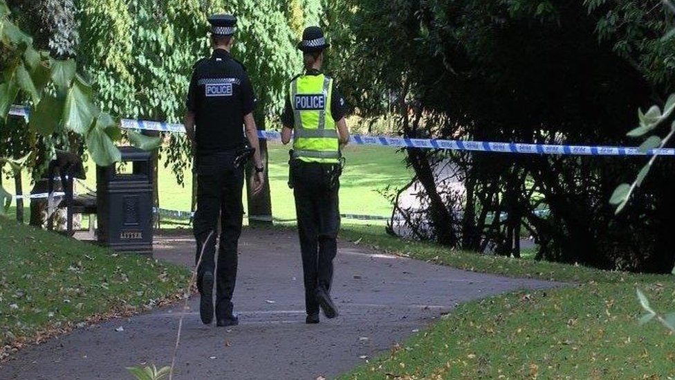 Man found dead in Victoria Park in Aberdeen - BBC News