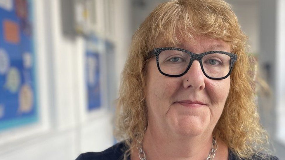 GCSE exam hopes in the Cardiff school for second chances - BBC News