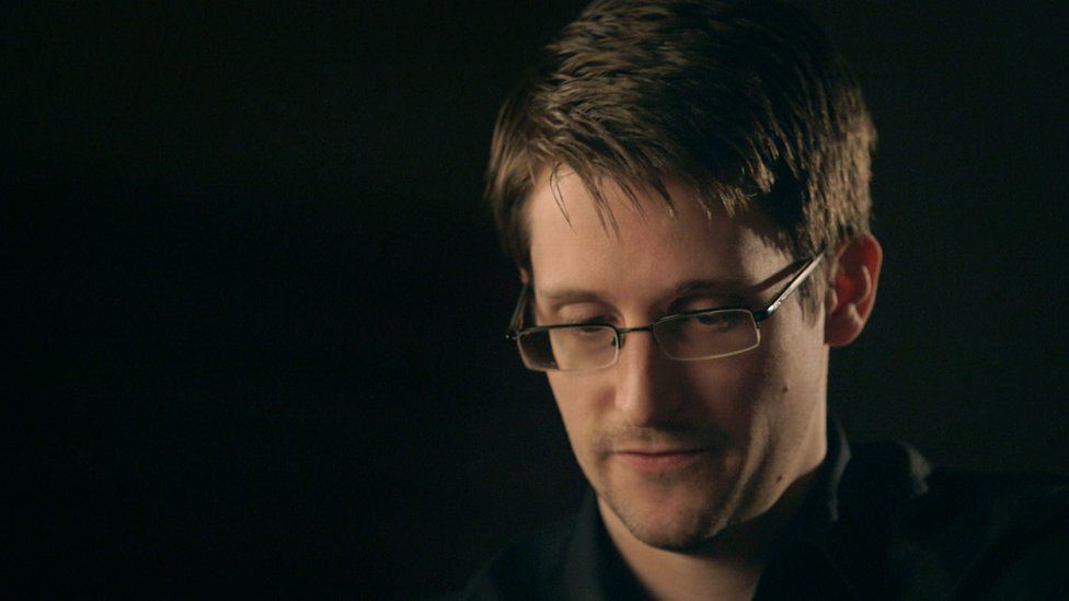Edward Snowden: Man at the eye of a storm - BBC News